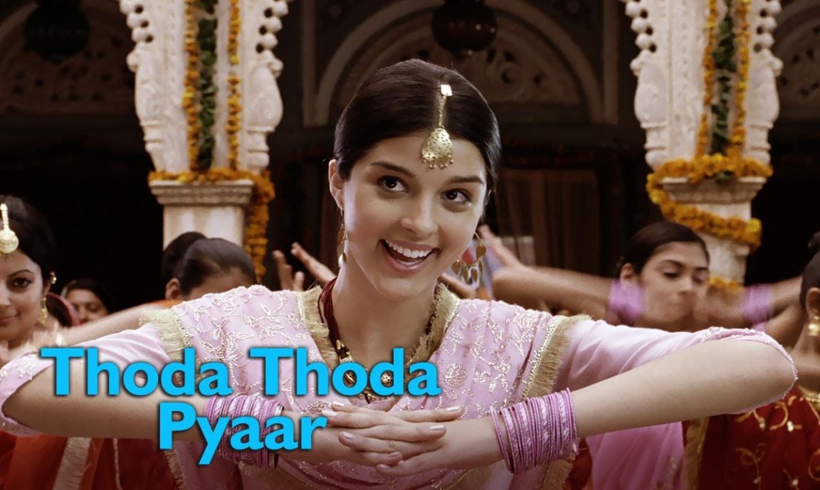 THODA THODA PYAAR LYRICS - Love Aaj Kal (2009) - Sunidhi Chauhan ...